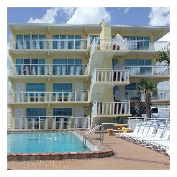 Sea Shells Beach Club | RedWeek