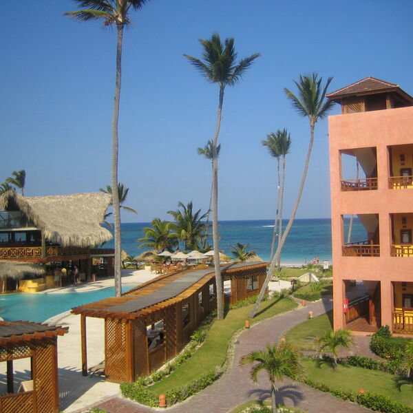 Cayena Beach Club | RedWeek