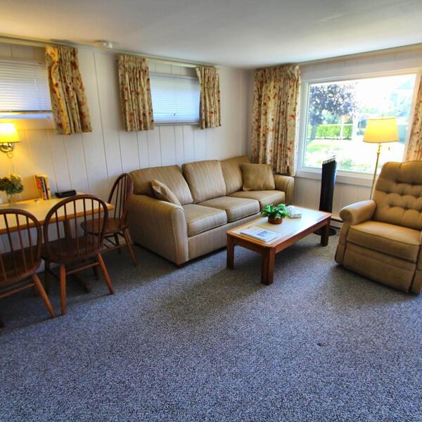 Brant Point Courtyard | RedWeek