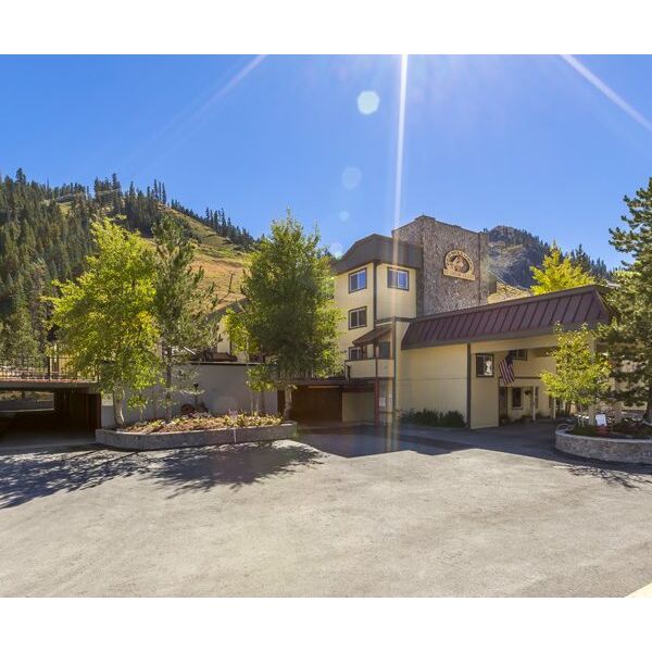 Red Wolf Lodge at Olympic Valley | RedWeek