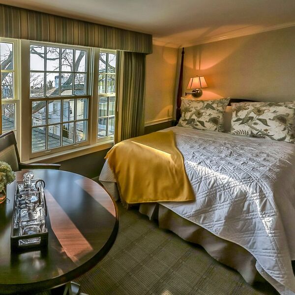 The Harborside Inn | RedWeek