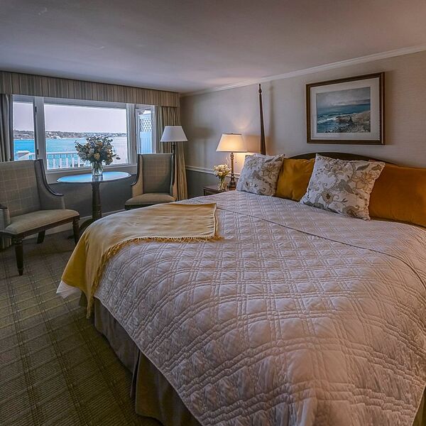 The Harborside Inn | RedWeek