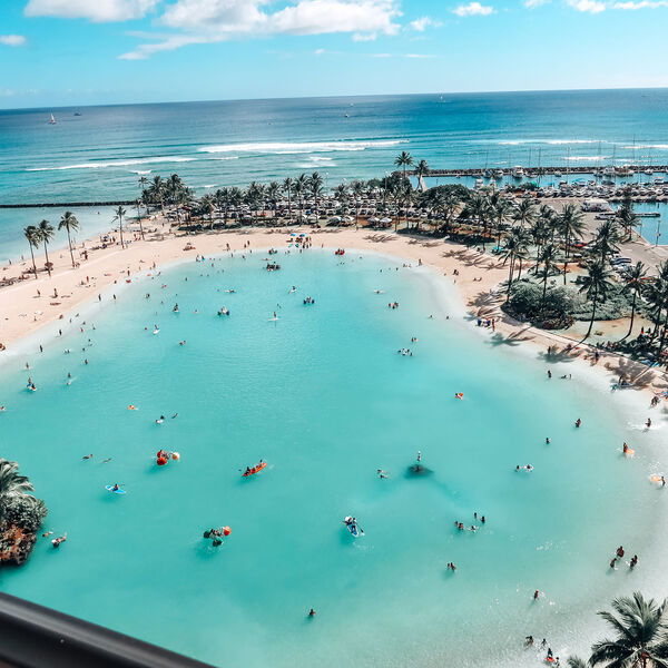 Lagoon Tower by Hilton Grand Vacations | RedWeek