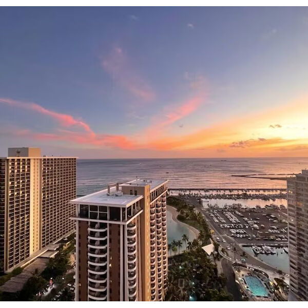 Lagoon Tower by Hilton Grand Vacations | RedWeek